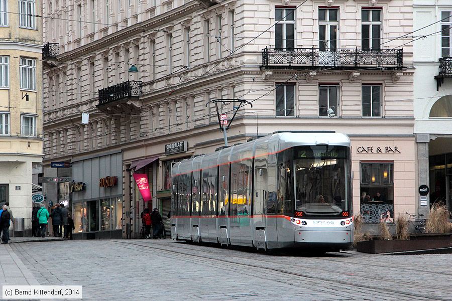 Österreich – Straßenbahn - Linz - Triebwagen 066